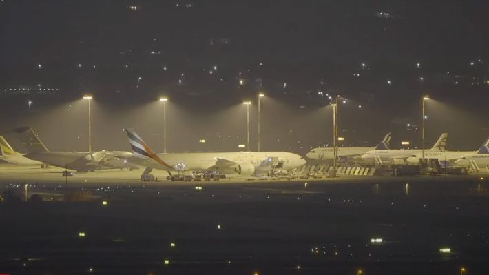 emirates-ek-209-urgently-returning-to-athens