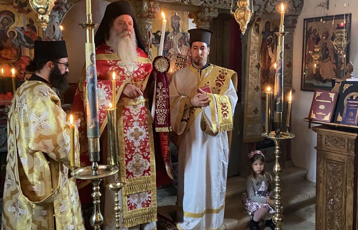 010523 ΚΟΚΚΙΝΗ ΕΚΚΛΗΣΙΑ 1