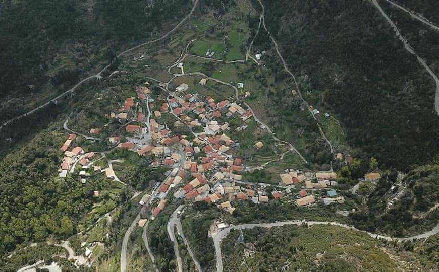 η-Εγκλουβή-από-ψηλά-870x540
